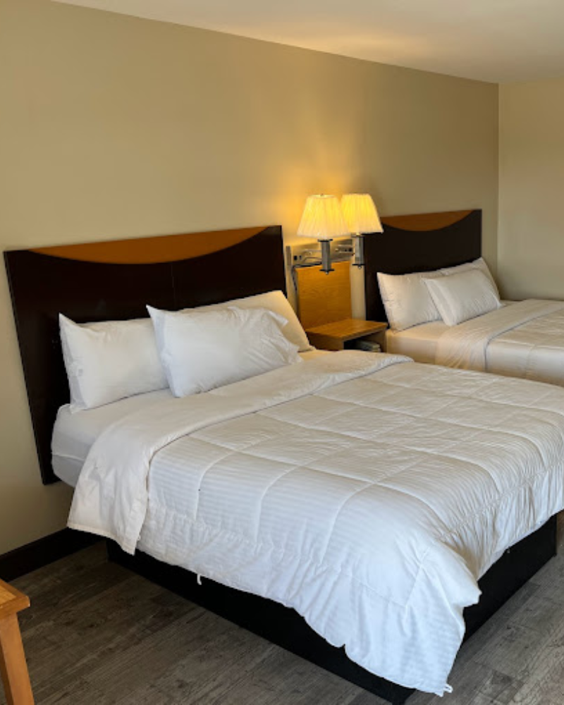 Four Winds Motel & RV Park