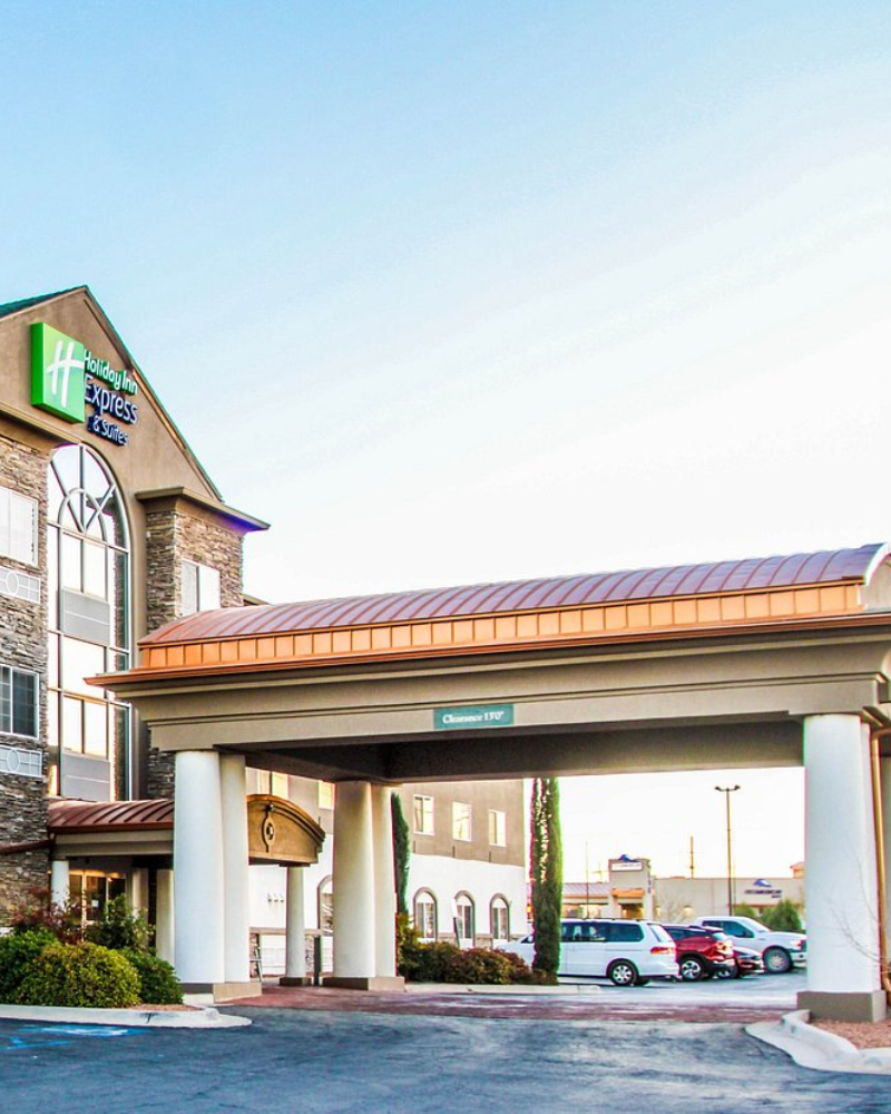 Holiday Inn Express & Suites Carlsbad